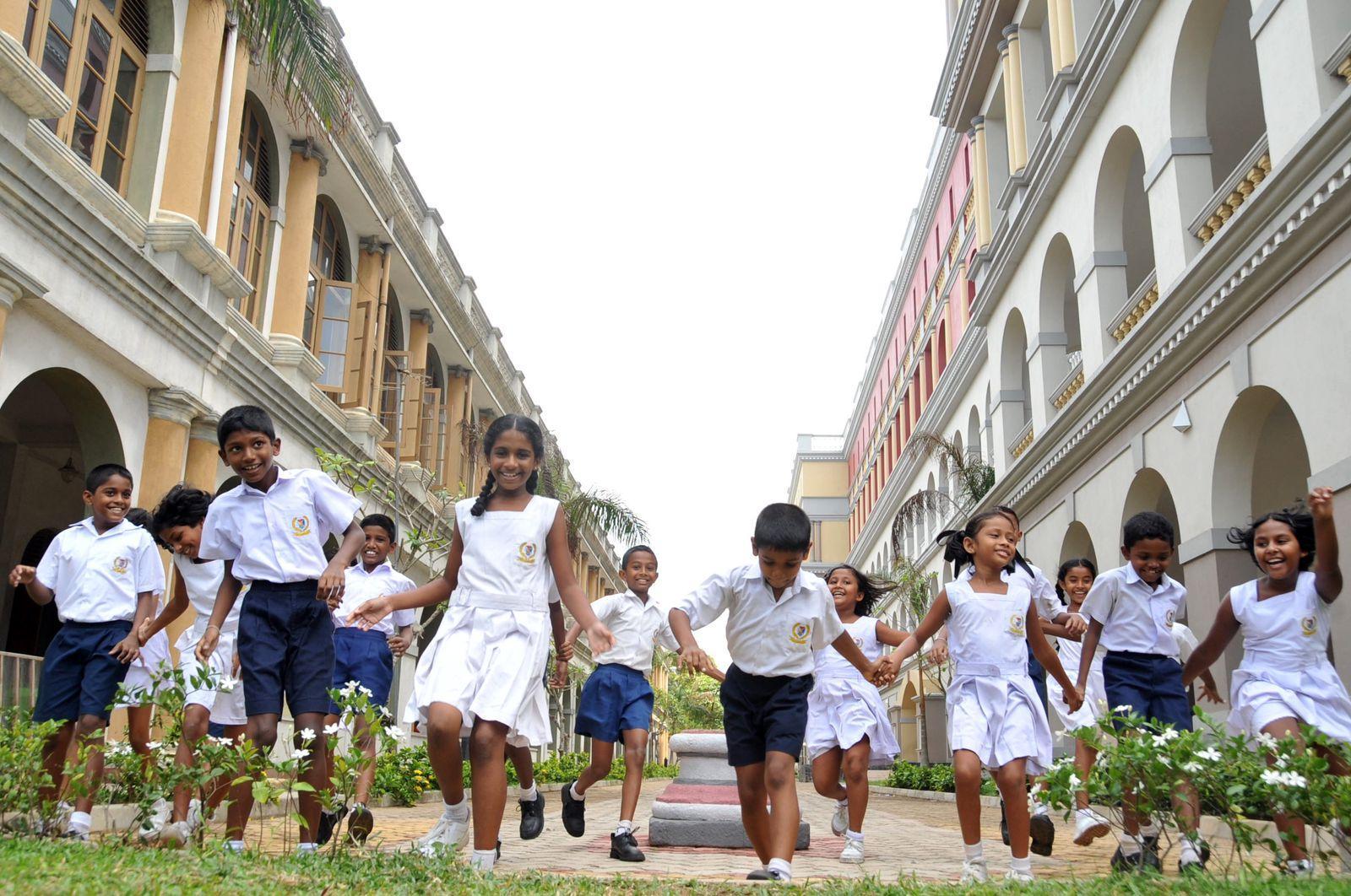 Defence Services College - Home